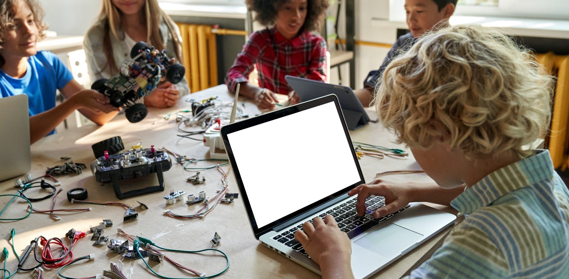 Cinco claves para crear un ecosistema educativo que fomente el pensamiento computacional en las ...